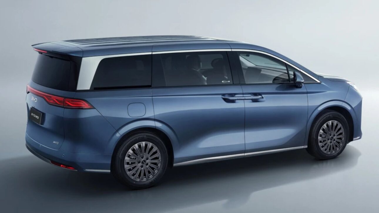BYD Unveils the 2026 M9: The “Kombi of the Future” With 218 km Electric ...